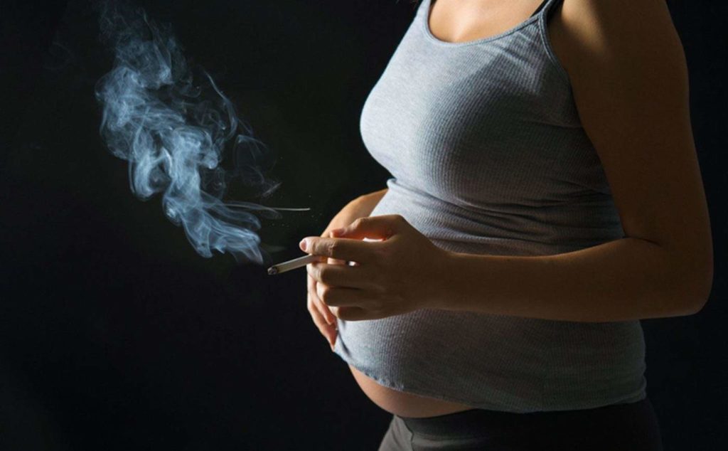 Los peligros del cigarrillo, sobre todo de fumar en el embarazo